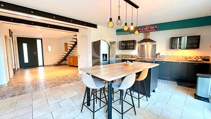 Maison à vendre - Vaison-la-Romaine - 6 pièces - 5 chambres