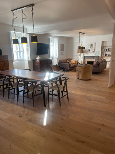 Appartement à louer - Nîmes, Ecusson, Arènes - 3 pièces - 2 chambres