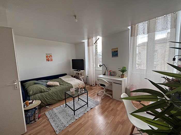 Appartement à louer - Bordeaux, Croix Blanche - 1 pièce