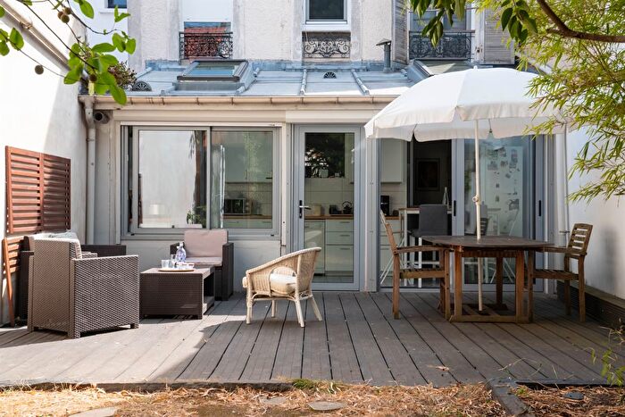 Asnières-sur-Seine, Centre-ville : Appartement 4 pièces à vendre