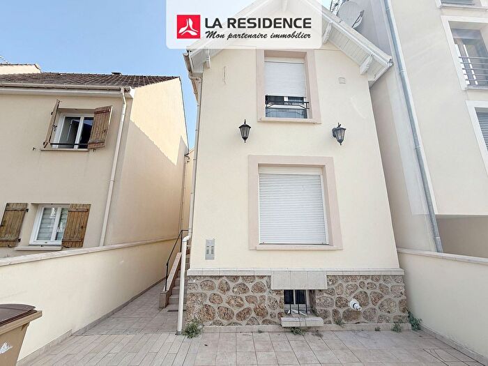 Maison 7 pièces à Vélizy-Villacoublay, Le Village, à vendre