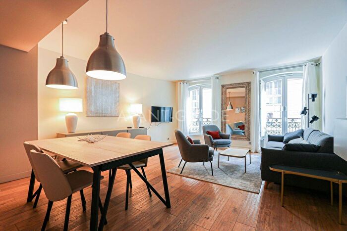 Appartement à louer - Odéon, Paris ème arrondissement - 3 pièces - 2 chambres