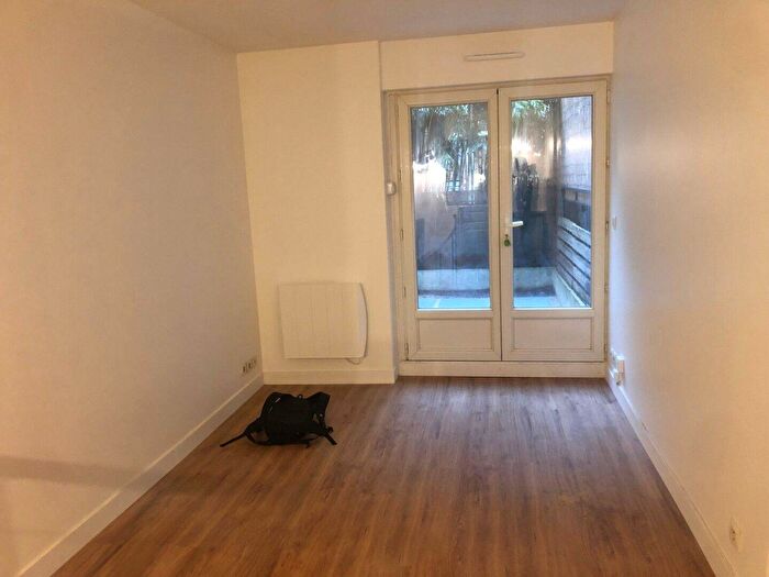 Appartement à louer - Buttes Chaumont, Paris ème arrondissement - 2 pièces - 1 chambre