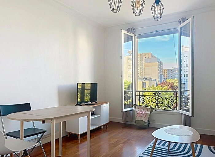 Paris 19ème, Flandre, Aubervilliers : Appartement 2 pièces à vendre