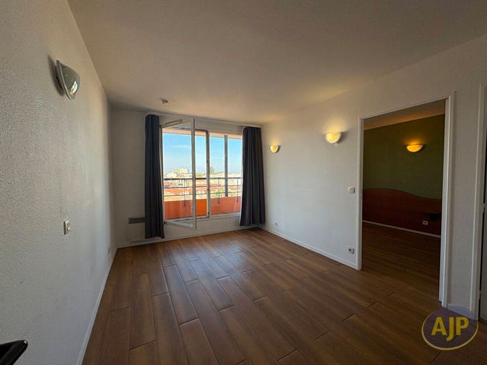 Saint Augustin, Tauzin, Alphonse Dupeux, Bordeaux : Appartement 2 pièces à louer