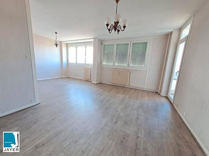 Appartement à louer - Garibaldi, Chalon-sur-Saône - 4 pièces - 2 chambres