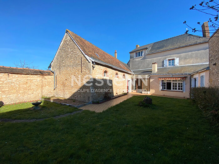 Maison à vendre - Noyen-sur-Sarthe - 6 pièces - 3 chambres