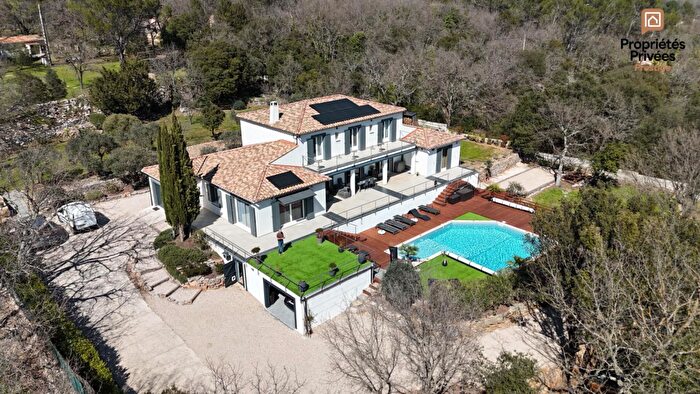 Maison 7 pièces à Saint-Maximin-la-Sainte-Baume, à vendre