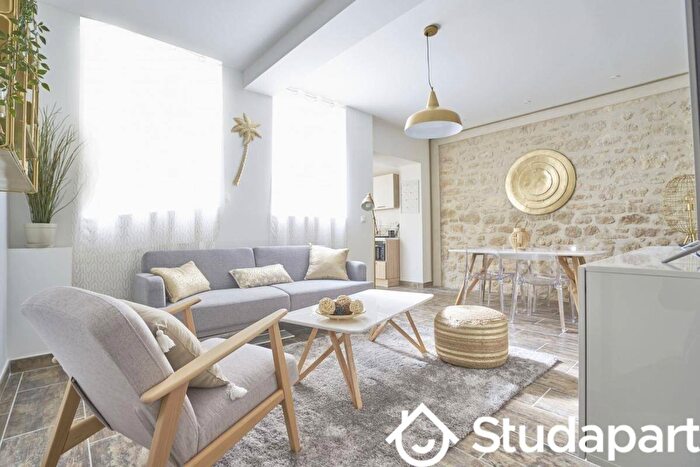 Appartement à louer - Cernay Jamin-Jean Jaurès-Epinettes, Reims - 1 pièce - 1 chambre