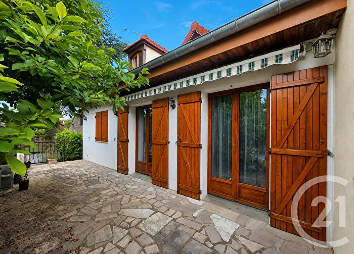 Maison 8 pièces à Ollainville, à vendre