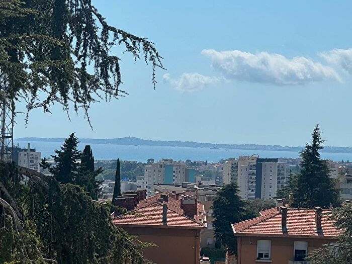 Appartement 3 pièces à vendre à Nice, Corniche Fleurie