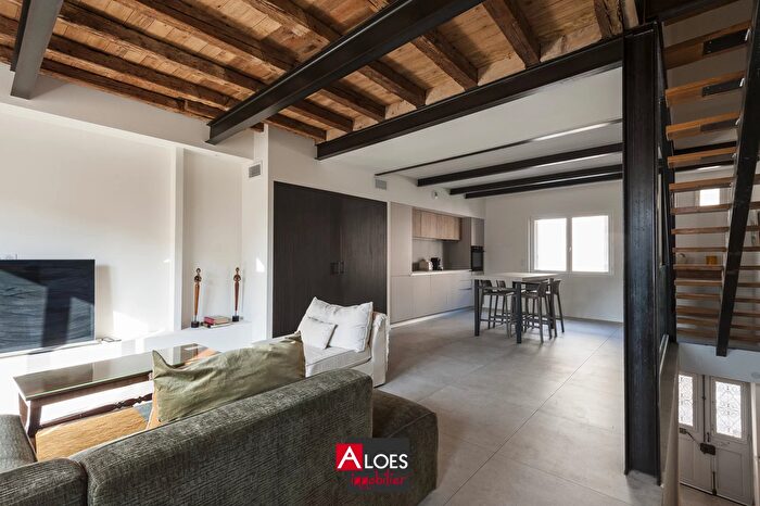 Maison à louer - Aigues-Mortes - 5 pièces - 2 chambres