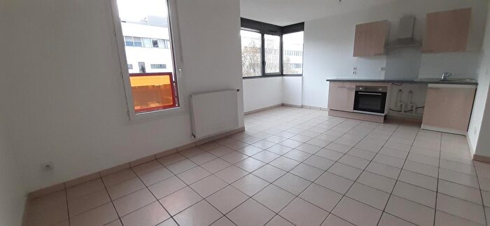 Appartement à louer - Échirolles, Centre-ville - 2 pièces - 1 chambre