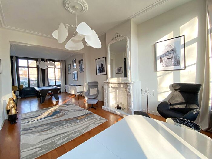 Maison à louer - Valenciennes - 6 pièces - 5 chambres