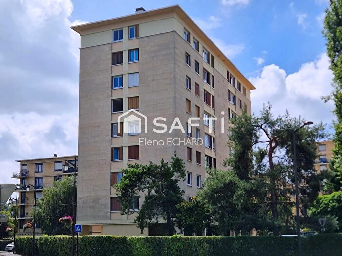 Appartement à vendre - Mantes-la-Jolie, Centre-ville - 4 pièces - 3 chambres