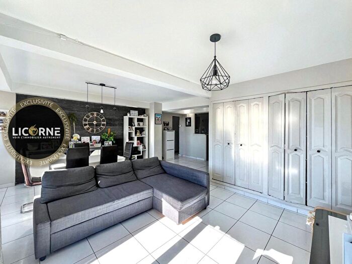 Appartement 3 pièces à Marignane, Centre-ville, à vendre