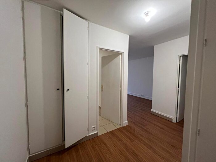 Appartement à louer - Rueil-Malmaison, Buzenval - 4 pièces - 3 chambres