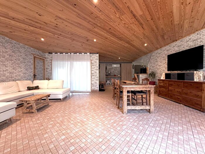 Maison à vendre - Saint-Thibéry - 8 pièces - 4 chambres