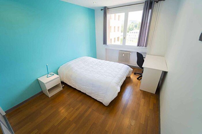 Appartement à louer - Monthieu-Saint François, Saint-Étienne - 6 pièces - 4 chambres