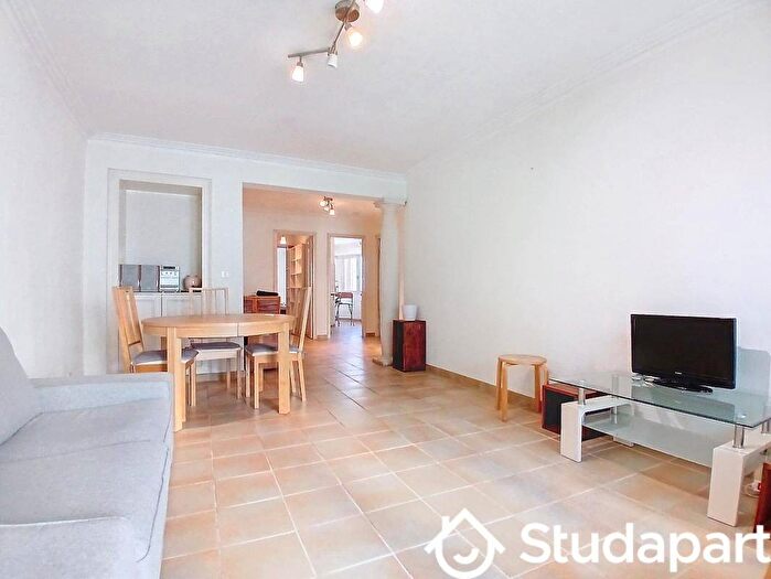 Appartement à louer - Place de Gaulle, Antibes - 1 pièce - 2 chambres