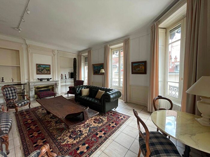 Appartement à louer - Ainay, Lyon ème arrondissement - 3 pièces - 2 chambres