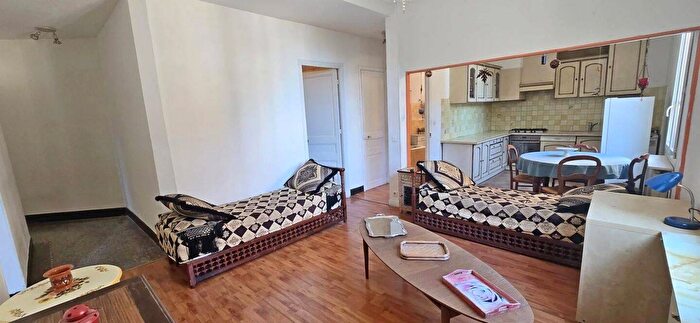 Appartement à louer - Saint Sylvestre, Nice - 3 pièces - 2 chambres