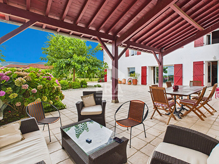 Maison à vendre - Hasparren - 10 pièces - 7 chambres