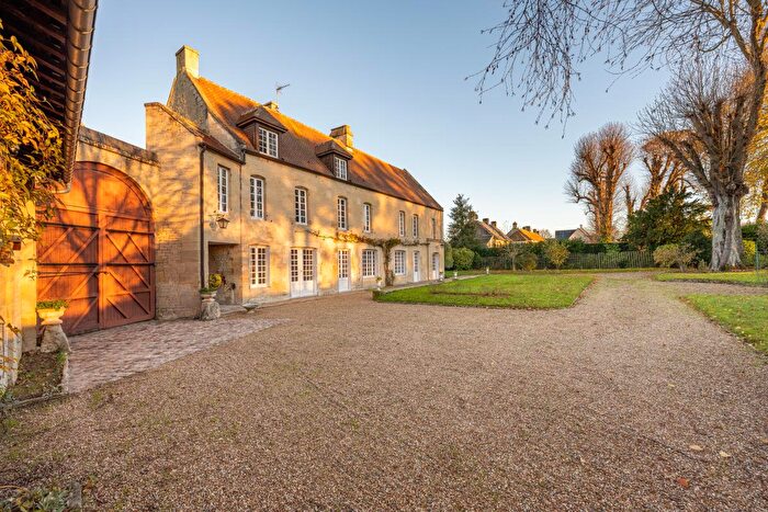 Maison à vendre - Mathieu - 10 pièces - 8 chambres