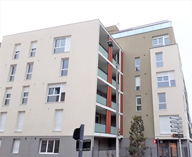 Appartement à louer - Centre Ville Est, Bourgoin-Jallieu - 2 pièces - 1 chambre