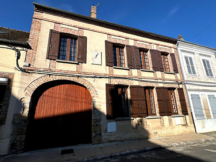 Maison à vendre - Villeblevin - 7 pièces - 5 chambres