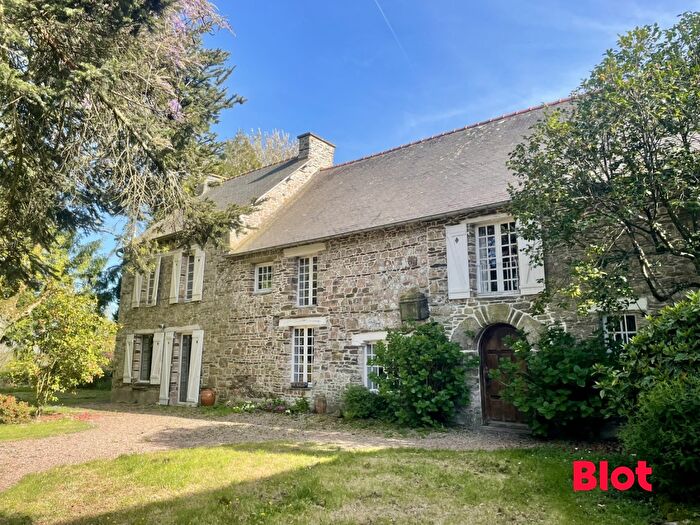 Maison à vendre - Plélan-le-Grand - 9 pièces - 6 chambres