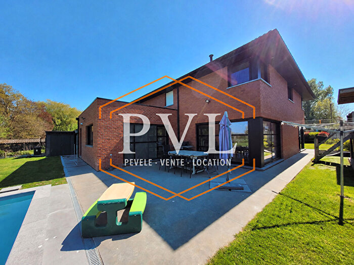 Maison 9 pièces à Mouchin, à vendre