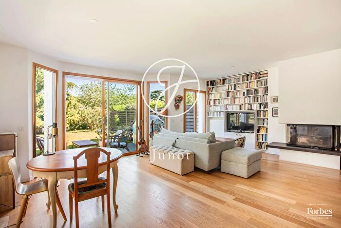 Appartement 7 pièces à louer à Rueil-Malmaison, Bords de Seine