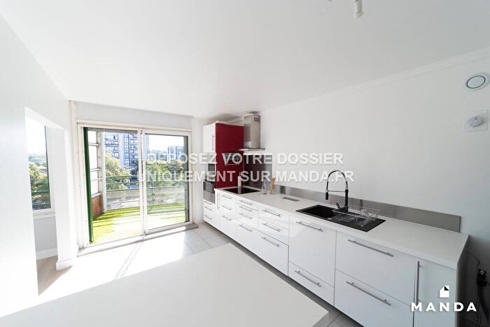 Appartement à louer - Nouveau Villaine, Massy - 5 pièces - 4 chambres