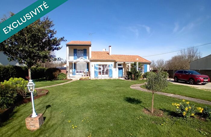 Maison 7 pièces à Magné, à vendre