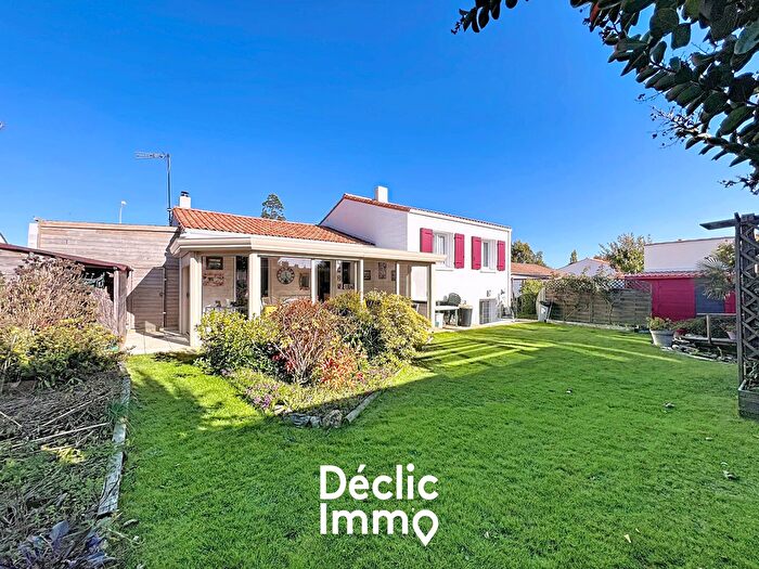 Maison à vendre - Le Poiré-sur-Vie - 6 pièces - 4 chambres