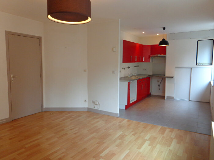 Appartement à louer - Reims, Centre-ville - 3 pièces - 2 chambres