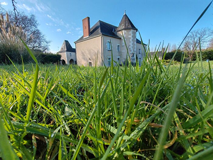 Maison à vendre - Baugé - 7 pièces - 5 chambres