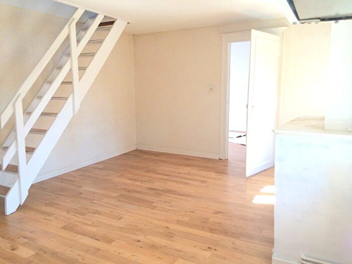 Appartement à louer - Metz, Ancienne ville - 2 pièces - 1 chambre