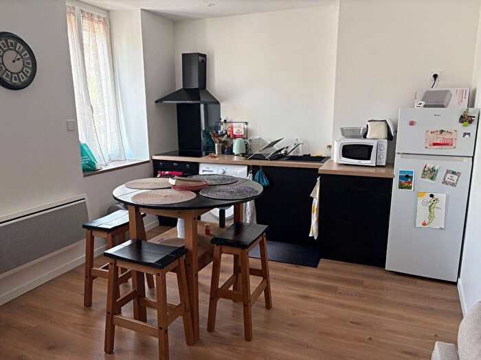 Sud, Lagnieu : Appartement 2 pièces à louer