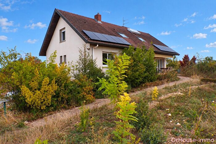 Maison 8 pièces à Magny-sur-Tille, à vendre