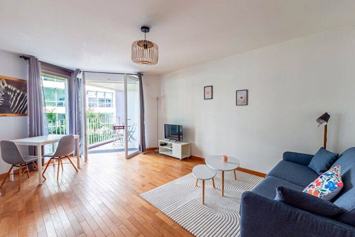 Appartement à louer - Colombiers, Issy-les-Moulineaux - 1 pièce