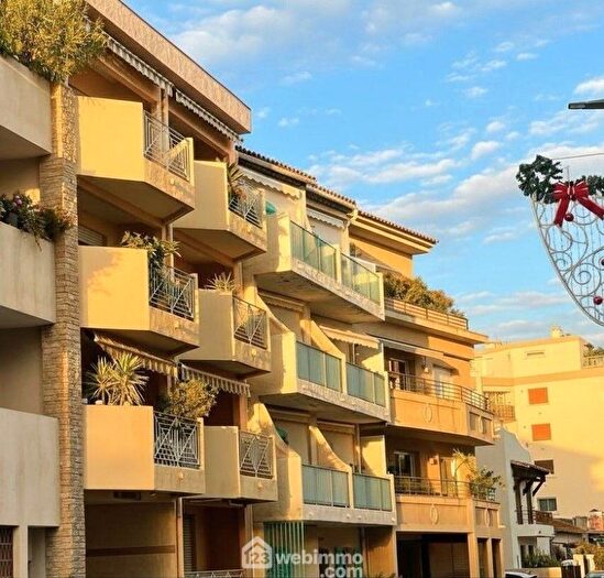 Appartement à vendre - Sainte-Maxime, Centre-ville, Pléiades - 2 pièces - 1 chambre