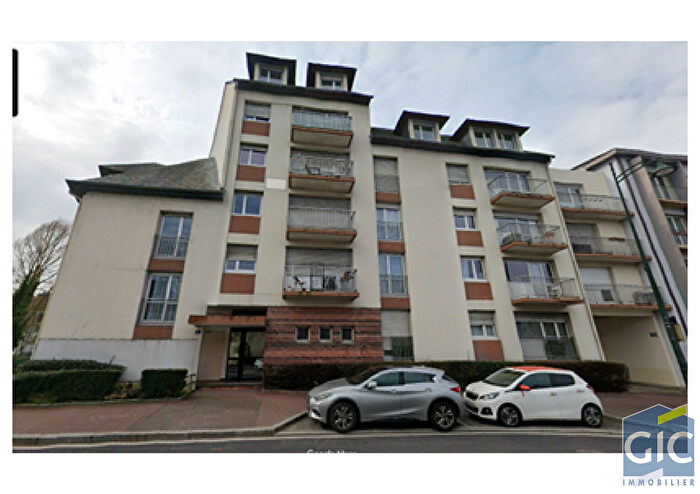 Appartement à louer - Lisieux, Centre-ville - 3 pièces - 2 chambres