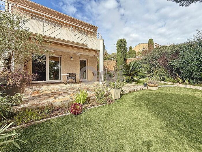 Appartement à vendre - Roquebrune-sur-Argens, Les Terrasses - 3 pièces - 2 chambres