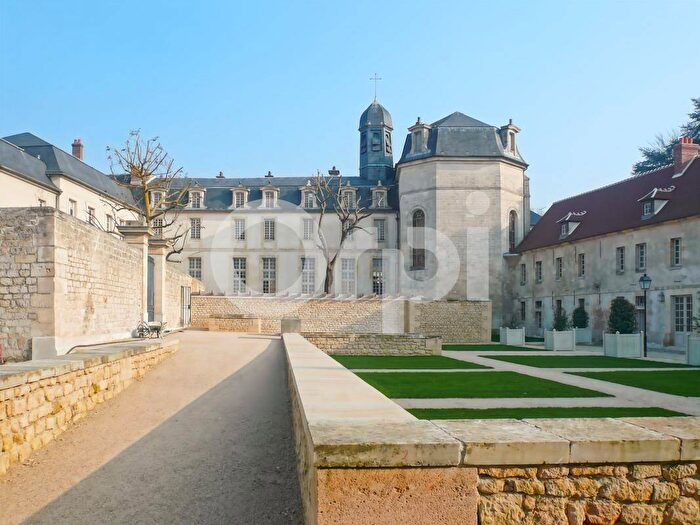 Appartement à louer - Centre Ville, Senlis - 3 pièces - 2 chambres