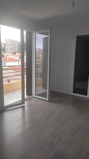 Appartement 3 pièces à louer à Laval, Antibes