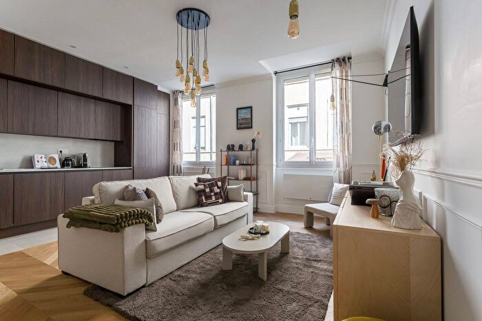 Appartement à louer - Brotteaux, Lyon ème arrondissement - 4 pièces - 3 chambres