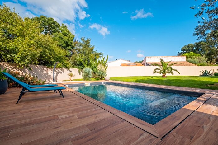 Saint-Médard-d'Aunis : Maison 5 pièces à vendre