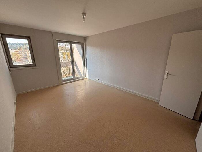 Appartement à louer - Ateliers SNCF, Chenôve - 3 pièces - 2 chambres